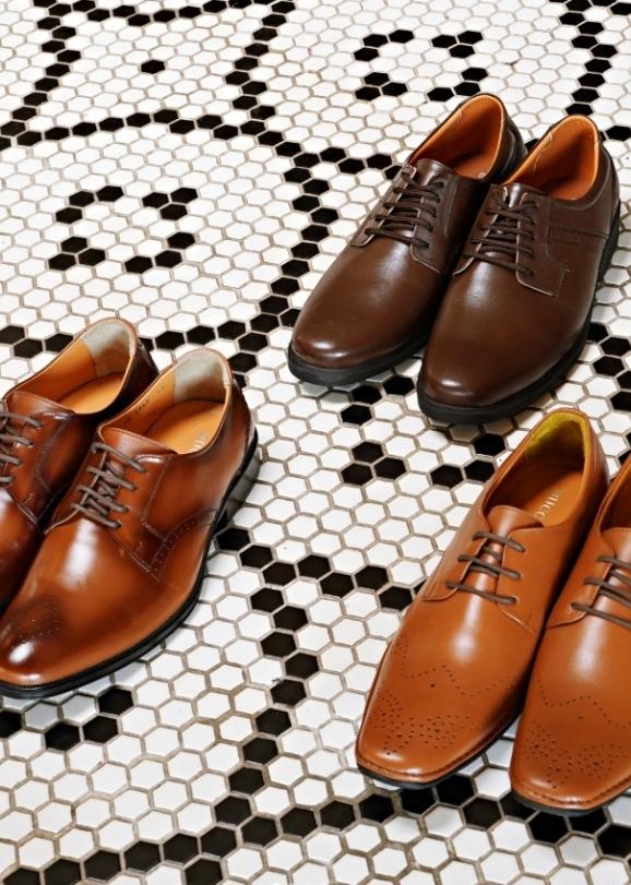 Tampil Profesional, Nggak Harus Mahal: Ini Sepatu Formal Pria Branded