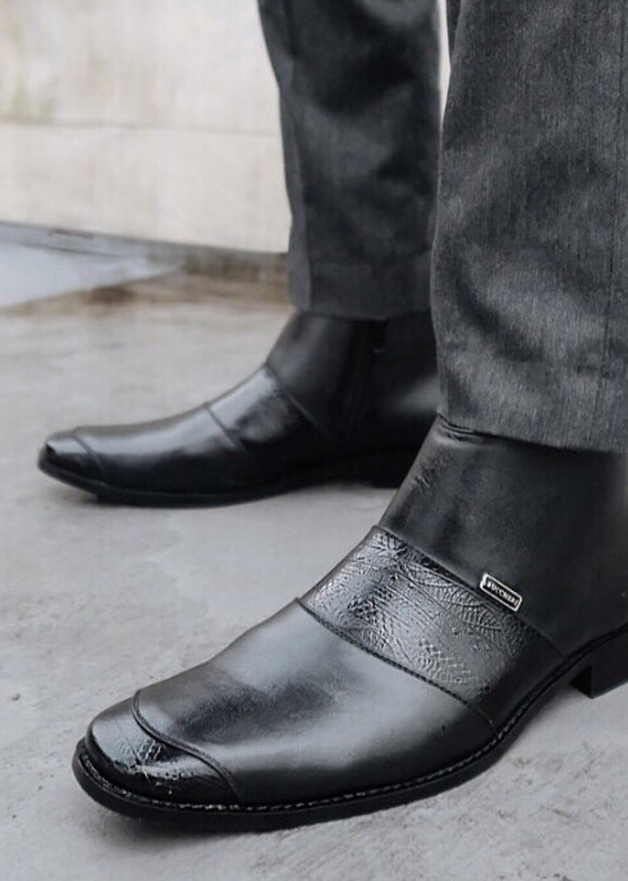 5 Perbedaan Sepatu Boot Kulit Pria untuk Kerja vs Santai, Jangan Salah ...